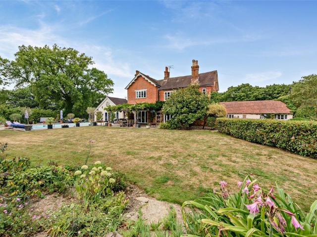 Copsale, West Sussex 5 bed detached house to rent £5,000 pcm £1,154 pw