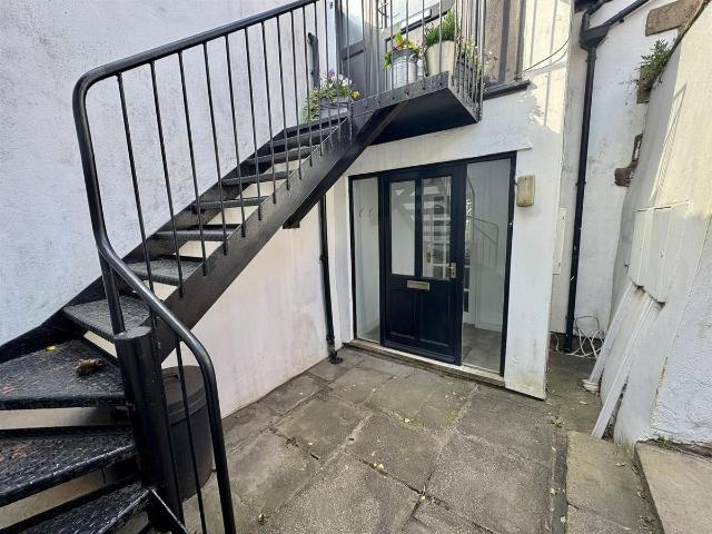 Copse Cross Street, Ross On Wye HR9, 1 bed flat to rent, £695 pcm | PrimeLocation