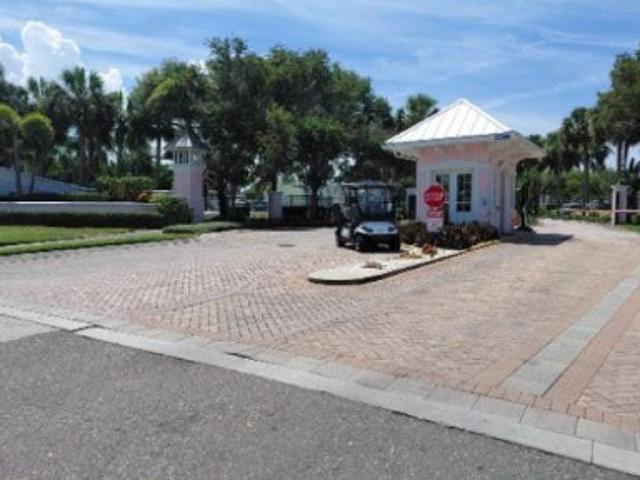 Coquina Key Dr SE Apt F