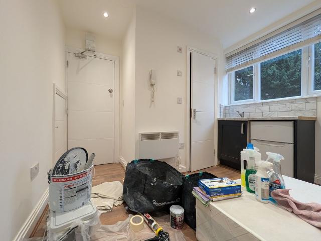 Cortis Road, London SW15, Studio to rent, £800 pcm | PrimeLocation