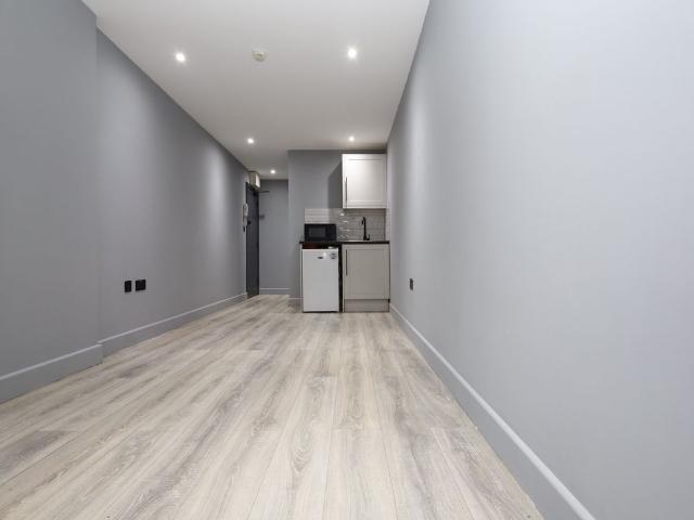 Cortis Road, London SW15, Studio to rent, £1,000 pcm | PrimeLocation