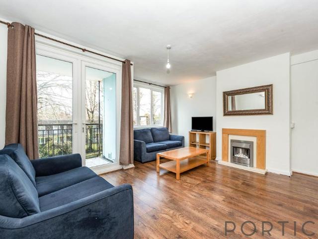 Cortis Road, SW15 3 bed flat to rent £2,400 pcm £554 pw