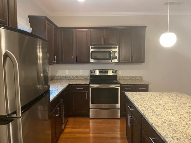 Cortlandt Village 3 Bedroom Apartment for Rent at 601 E Broad St, Savannah, GA 31401 Beach Institute