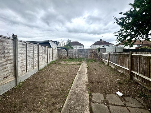 Corwell Gardens, Uxbridge, Middlesex UB8, 2 bed maisonette to rent, £1,800 pcm | PrimeLocation