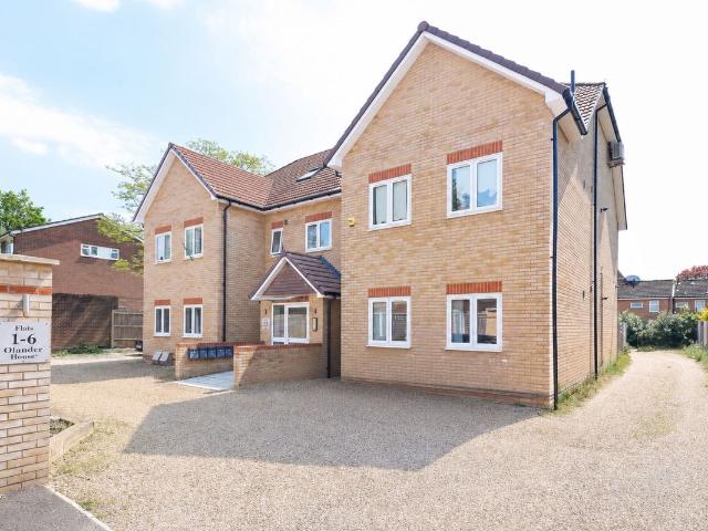 Corwell Gardens, Uxbridge UB8, 2 bed flat to rent, £2,000 pcm | PrimeLocation