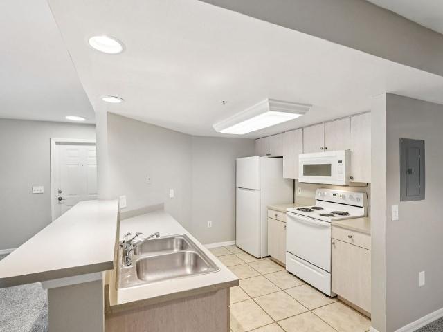 Coral Cove 3 Bedroom Apartment for Rent at 1751 Four Mile Cove Pkwy, Cape Coral, FL 33990 Hancock