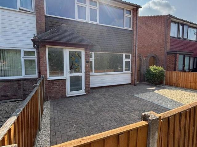 Coral Close, Tuffley, Gloucester GL4, 4 bed semi detached house to rent, £2,200 pcm | PrimeLocation