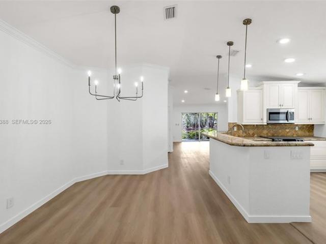 Coral Springs, FL 33076