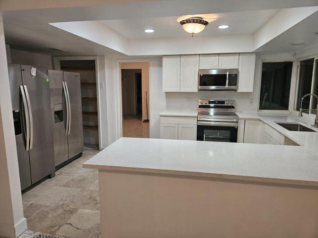 Coral Springs House with Dining area. Spacious & c