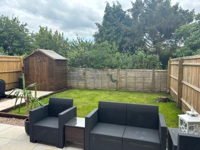 Corbett Road, Carterton, Oxfordshire. 3 bed semi detached house to rent £1,595 pcm £368 pw