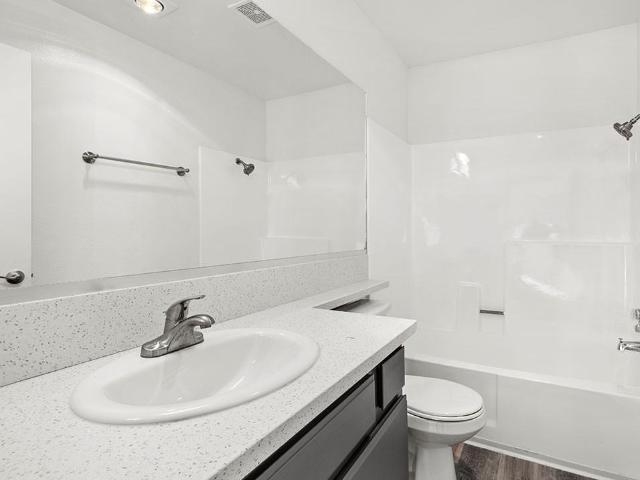 Corbin Terrace 2 Bedroom Apartment for Rent at 7240 Corbin Ave, Los Angeles, CA 91335 Reseda