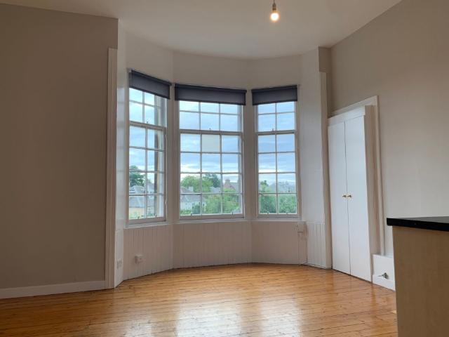 Corbiehill Road, Edinburgh, EH4 5BQ