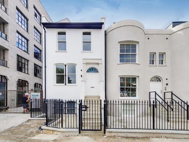 Corbridge Crescent, London Fields. 2 bed flat to rent £5,200 pcm £1,200 pw