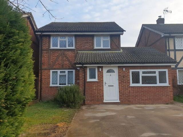 Corby Drive, Englefield Green, Egham TW20, 5 bed shared accommodation to rent, £3,800 pcm | PrimeLocation