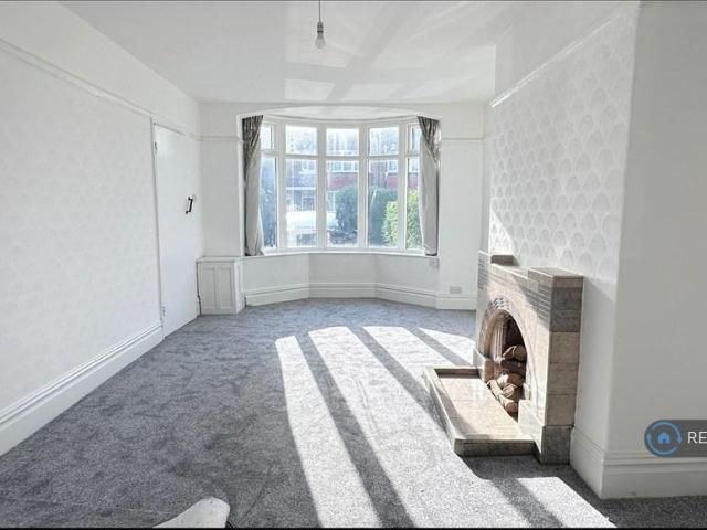 Corda Avenue, Manchester, M22 3 bed semi detached house to rent £1,675 pcm £387 pw
