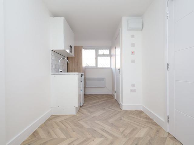 Cordingley Road, Ruislip HA4, Studio to rent, £1,050 pcm | PrimeLocation