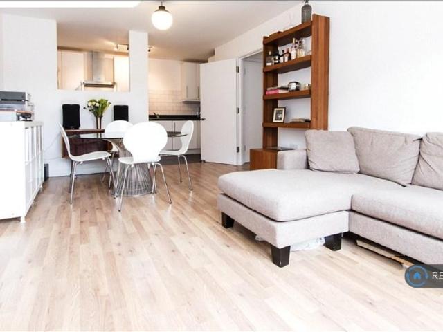 Cordwainer House, London, E8 2 bed flat to rent £2,495 pcm £576 pw