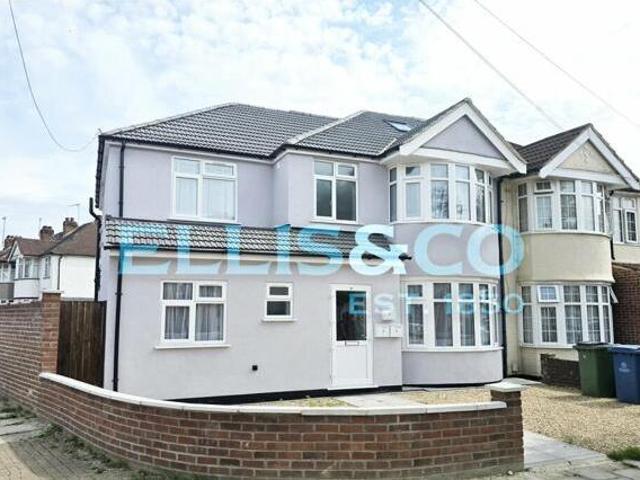 Corfe Avenue, Harrow, 2 Bedroom Apartment
