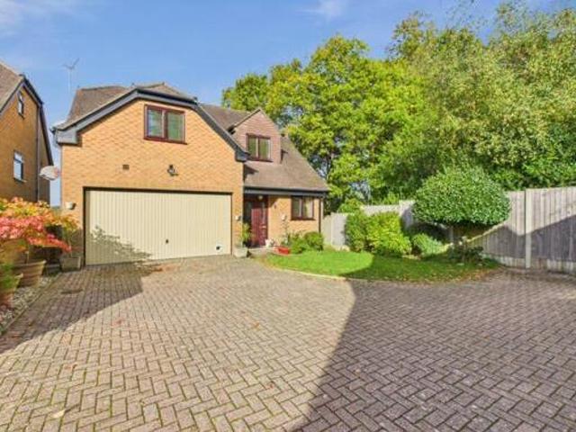 Corfe Mullen, Firside Road, Wimborne, 4 Bedroom Detached