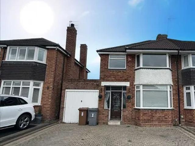 Corinne Croft, Kingshurst, B37 6NS, United Kingdom | 3 bed duplex for rent #167395446 | Rentberry