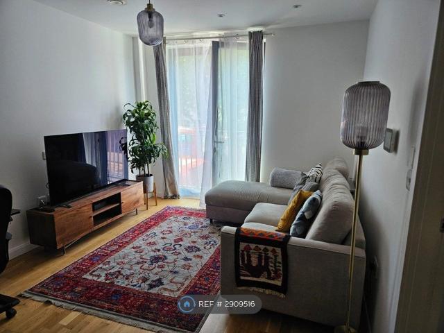 Corinthian Court, Ruislip HA4, 1 bed flat to rent, £1,500 pcm | PrimeLocation