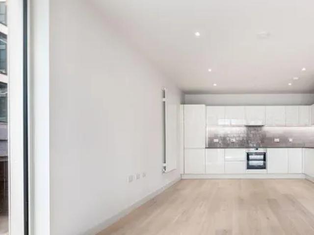Corinthian Square, London, E16 2PR, United Kingdom | 2 bed apartment for rent #114384049 | Rentberry