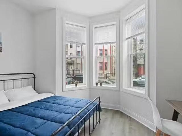 Cornelia St, Brooklyn, NY