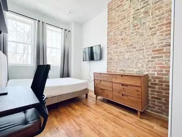 Cornelia St, Brooklyn, NY