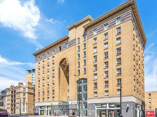 Cornell Building, Aldgate, London, E1. 1 bed flat to rent £1,850 pcm £427 pw