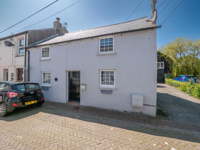 Corner Gardens, Stratton EX23, 2 bed end terrace house to rent, £995 pcm | PrimeLocation
