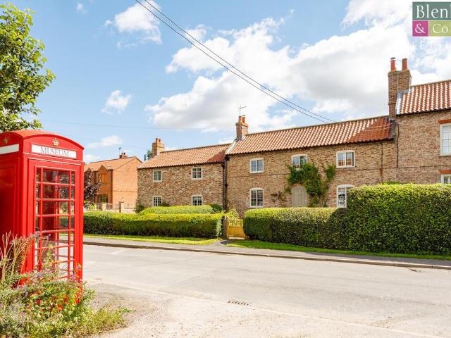 Corner Farm, Low Catton, York, North. 6 bed cottage to rent £4,500 pcm £1,038 pw