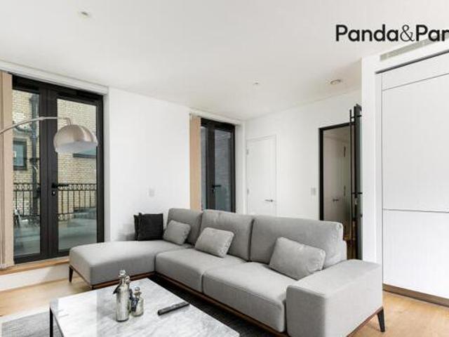 Corner House, Tottenham Street, 3 Bedroom Flat