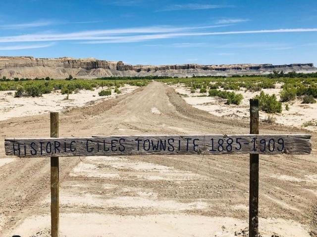 Corner of Carmel Lot 26 and Entrada, Caineville, UT 84775