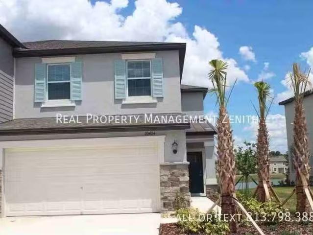 Corner Unit Modern 3 bedroom Executive Townhome Living in a Re.