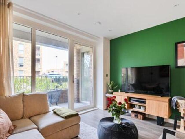 Cornforth Lane, Mill Hill, 2 Bedroom Flat