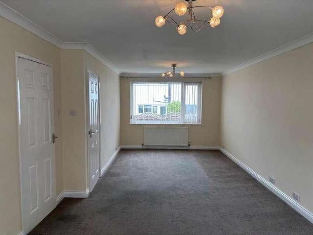 Cornfield Avenue, Huddersfield, HD3