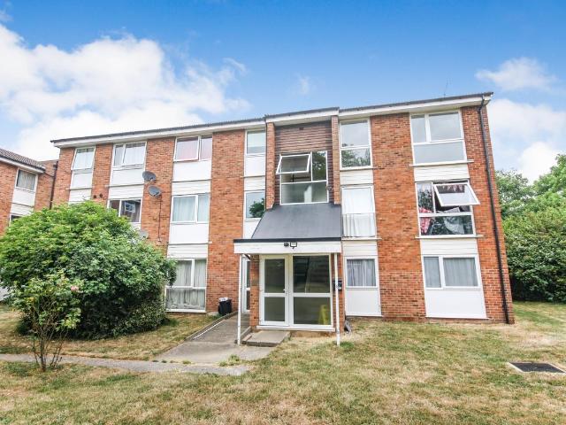 Cornflower Drive, Springfield CM1, 2 bed flat to rent, £1,175 pcm | PrimeLocation