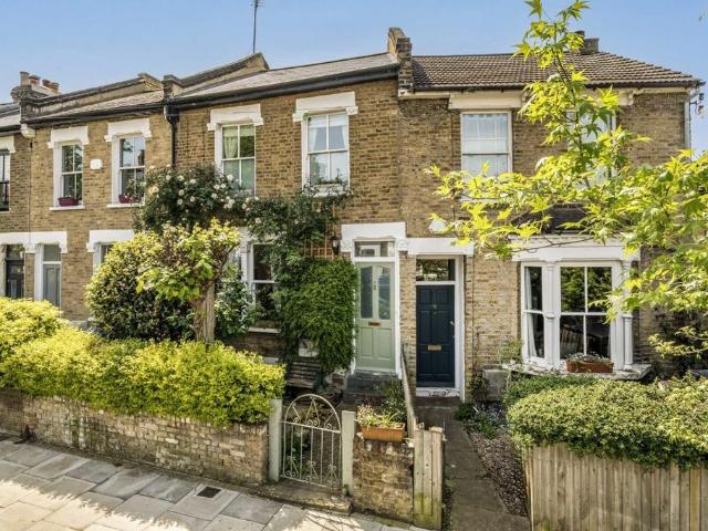 Cornflower Terrace, London SE22 2 bed house to rent £2,600 pcm £600 pw