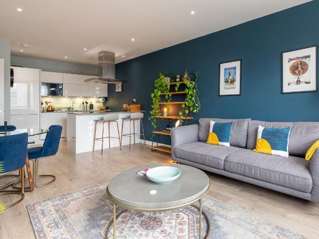 Cornhill House, London E3, 1 bed flat to rent, £2,500 pcm | PrimeLocation