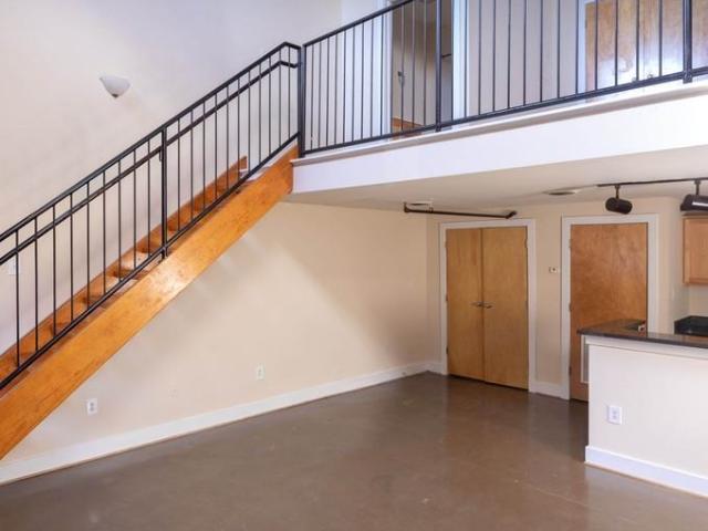 Cornish Brewery Apartment Homes 1 Bedroom Apartment for Rent at 1201 W Clay St, Richmond, VA 23220 Carver