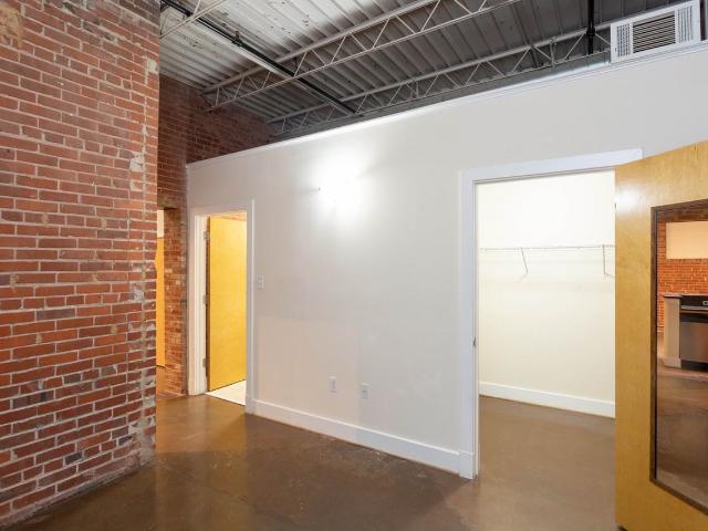 Cornish Brewery Apartment Homes 2 Bedroom Apartment for Rent at 1201 W Clay St, Richmond, VA 23220 Carver