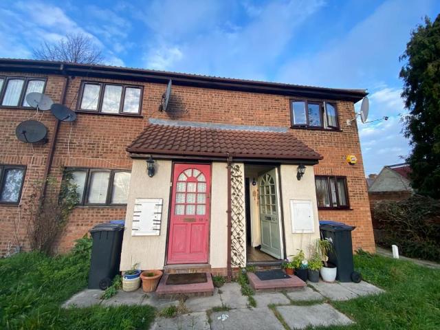 Cornish Court, Bridlington Road, London N9, 1 bed flat to rent, £1,650 pcm | PrimeLocation