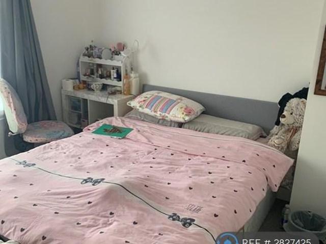 Cornshaw Road, Dagenham, RM8 2 bed terraced house to rent £1,850 pcm £427 pw