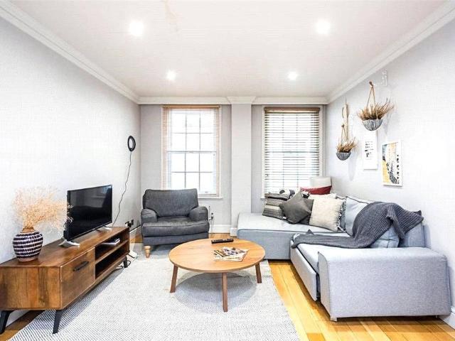 Cornwall Terrace Mews, Regents Park. 2 bed mews to rent £4,117 pcm £950 pw