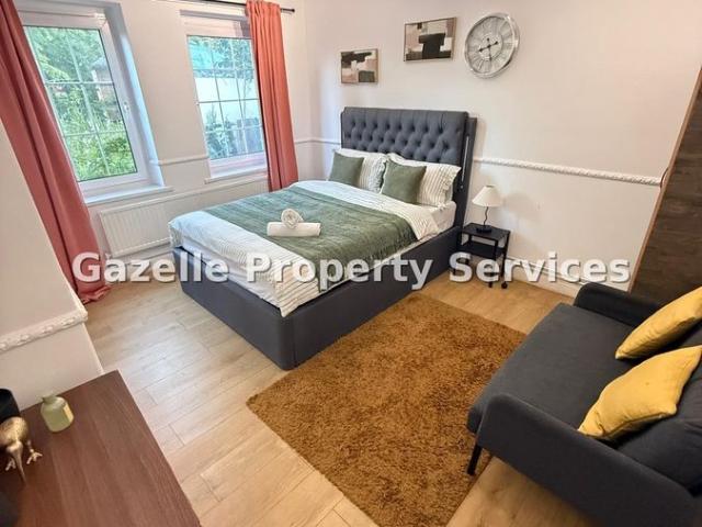 Cornwall Avenue, London E2, 2 bed flat to rent, £2,650 pcm | PrimeLocation