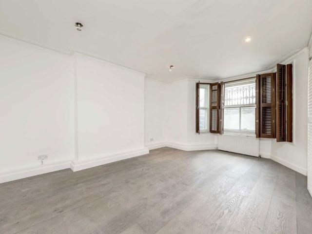 Cornwall Crescent, W11, London