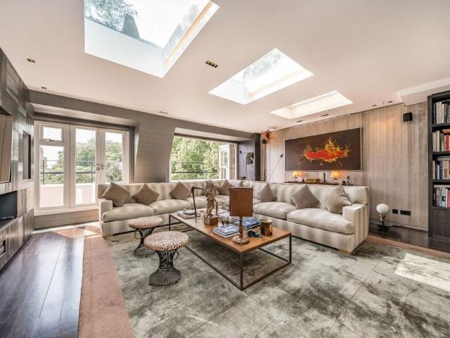 Cornwall Gardens, LONDON SW7 3 bed flat to rent £13,000 pcm £3,000 pw