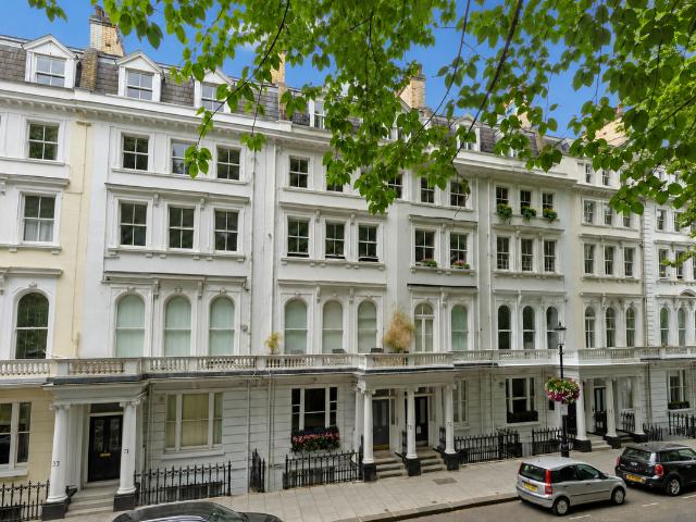 Cornwall Gardens, London SW7, 3 bed flat to rent, £5,500 pcm | PrimeLocation
