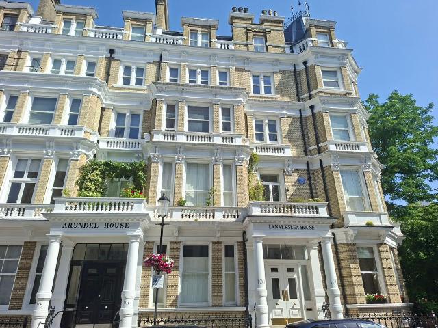 Cornwall Gardens, London SW7, 3 bed flat to rent, £6,900 pcm | PrimeLocation