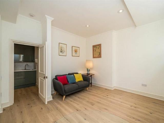 Cornwall Gardens, SW7, London